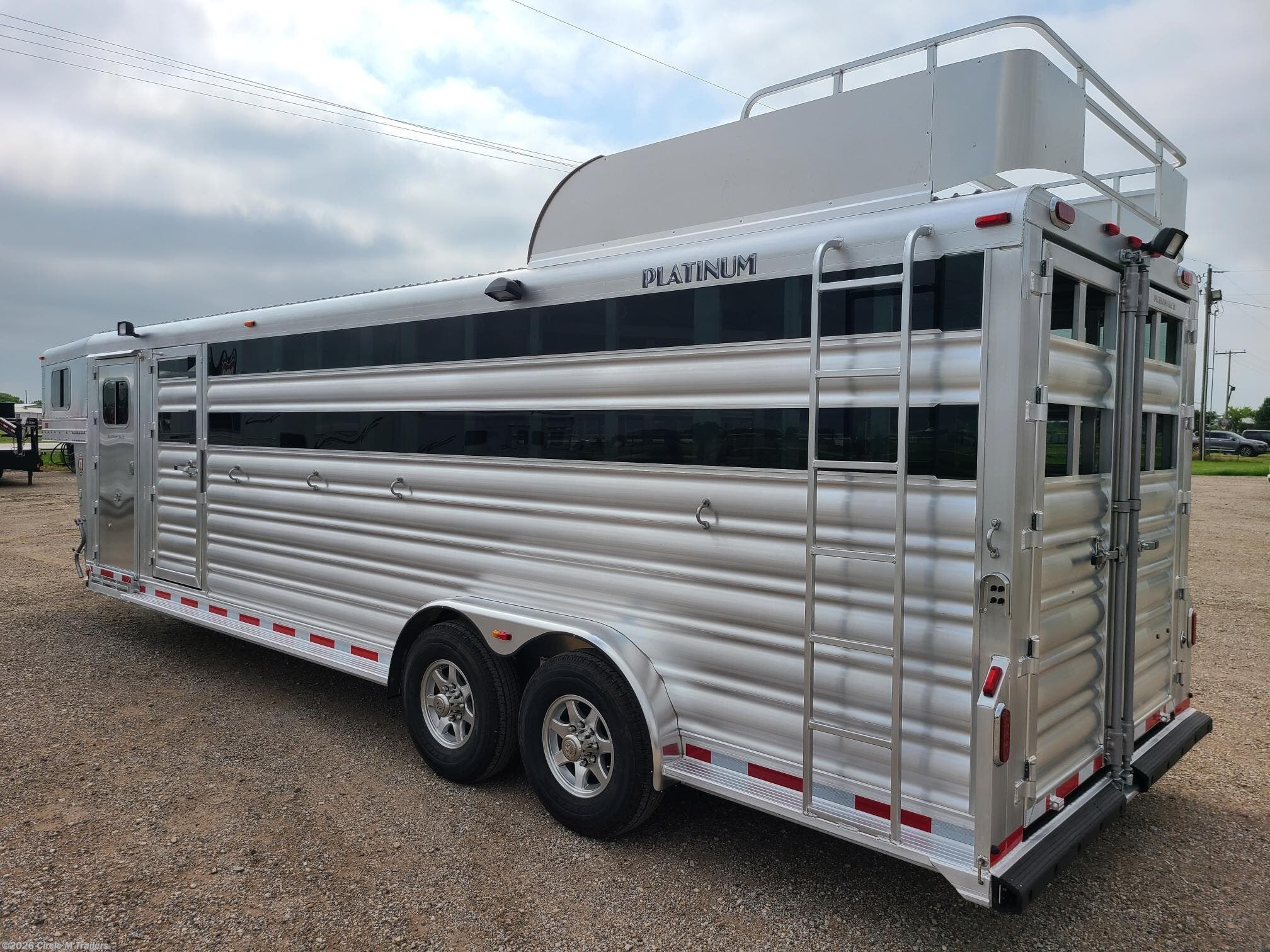 7x26 Horse Trailer for sale | New Platinum Coach 26' Stock Combo 7'6 ...