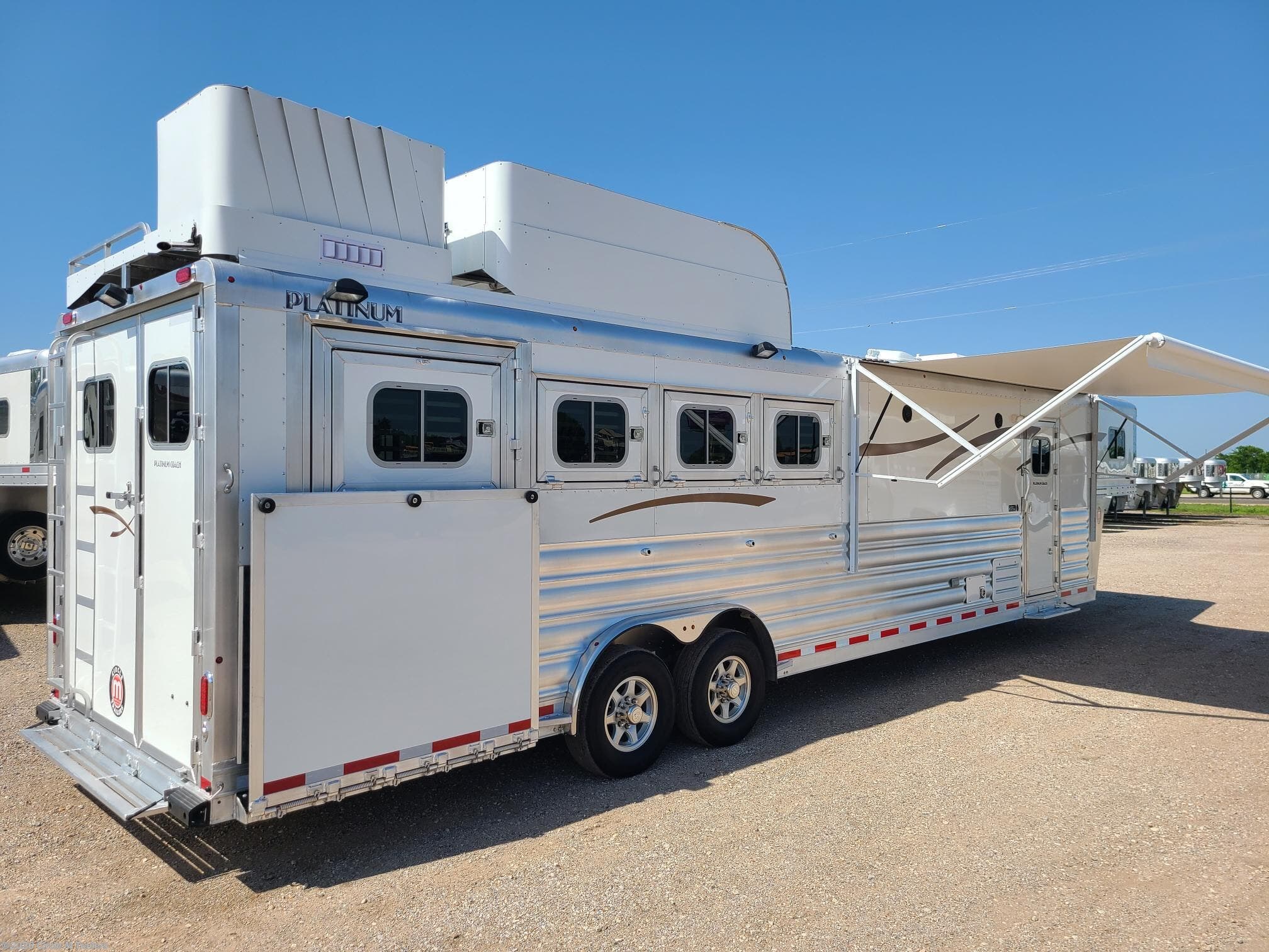 Circle M Trailers Trailer Dealer | TrailersUSA