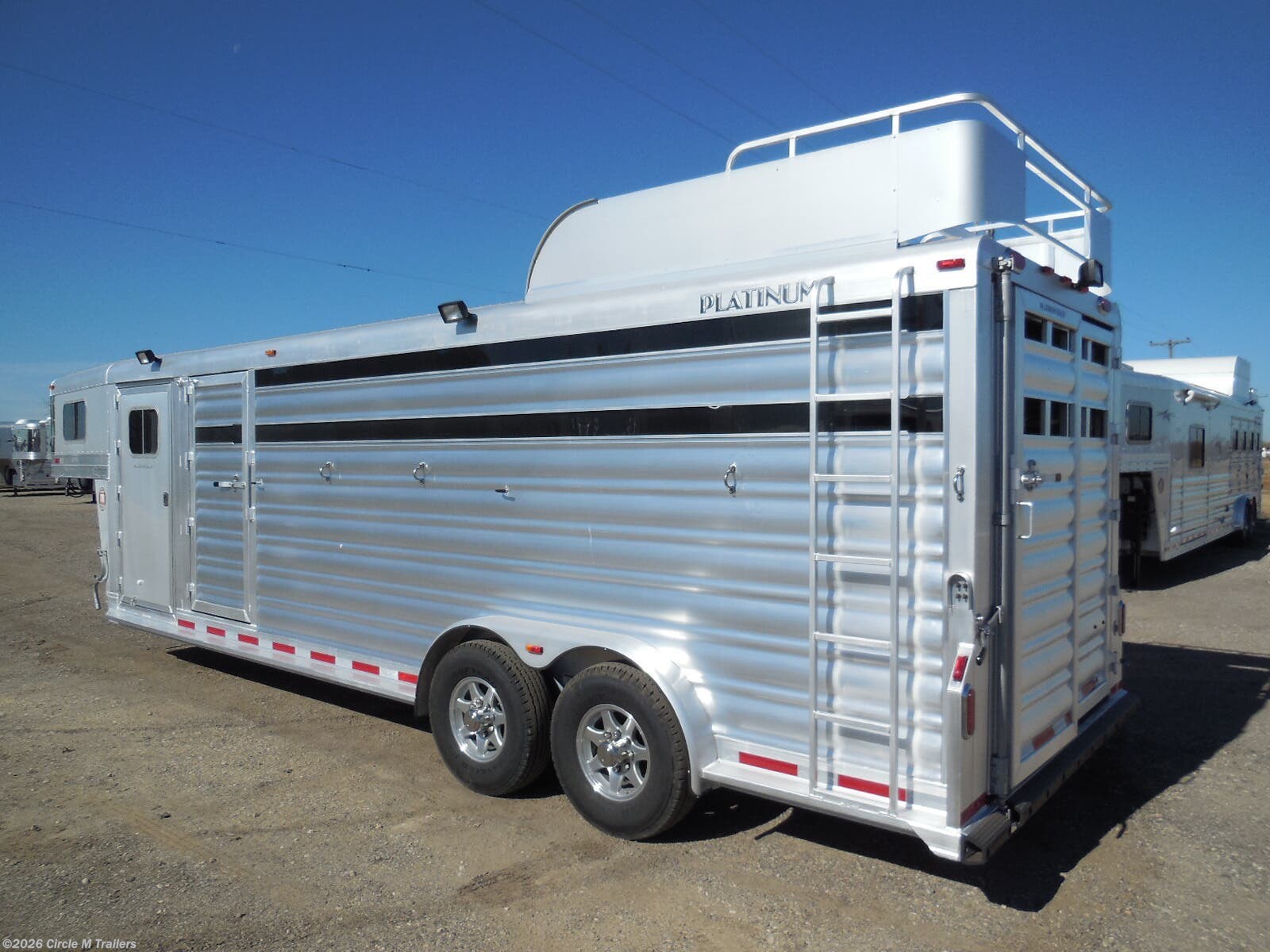 7x24 Horse Trailer for sale | New Platinum Coach 24' Perfect Ranch Hand ...