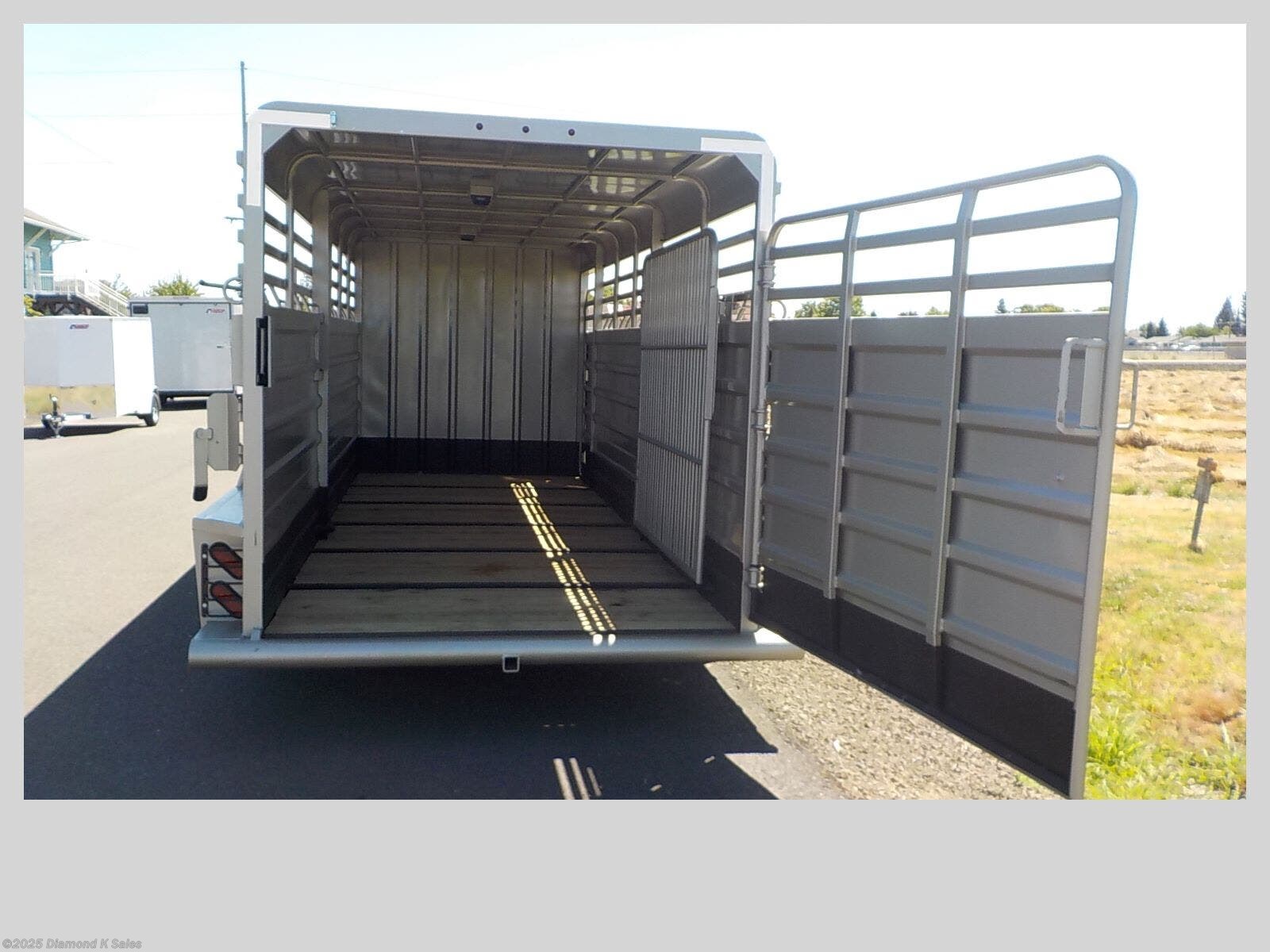 6x24 Cattle/Livestock Trailer for sale | New GR 6'8" X 24' GR LIVESTOCK ...