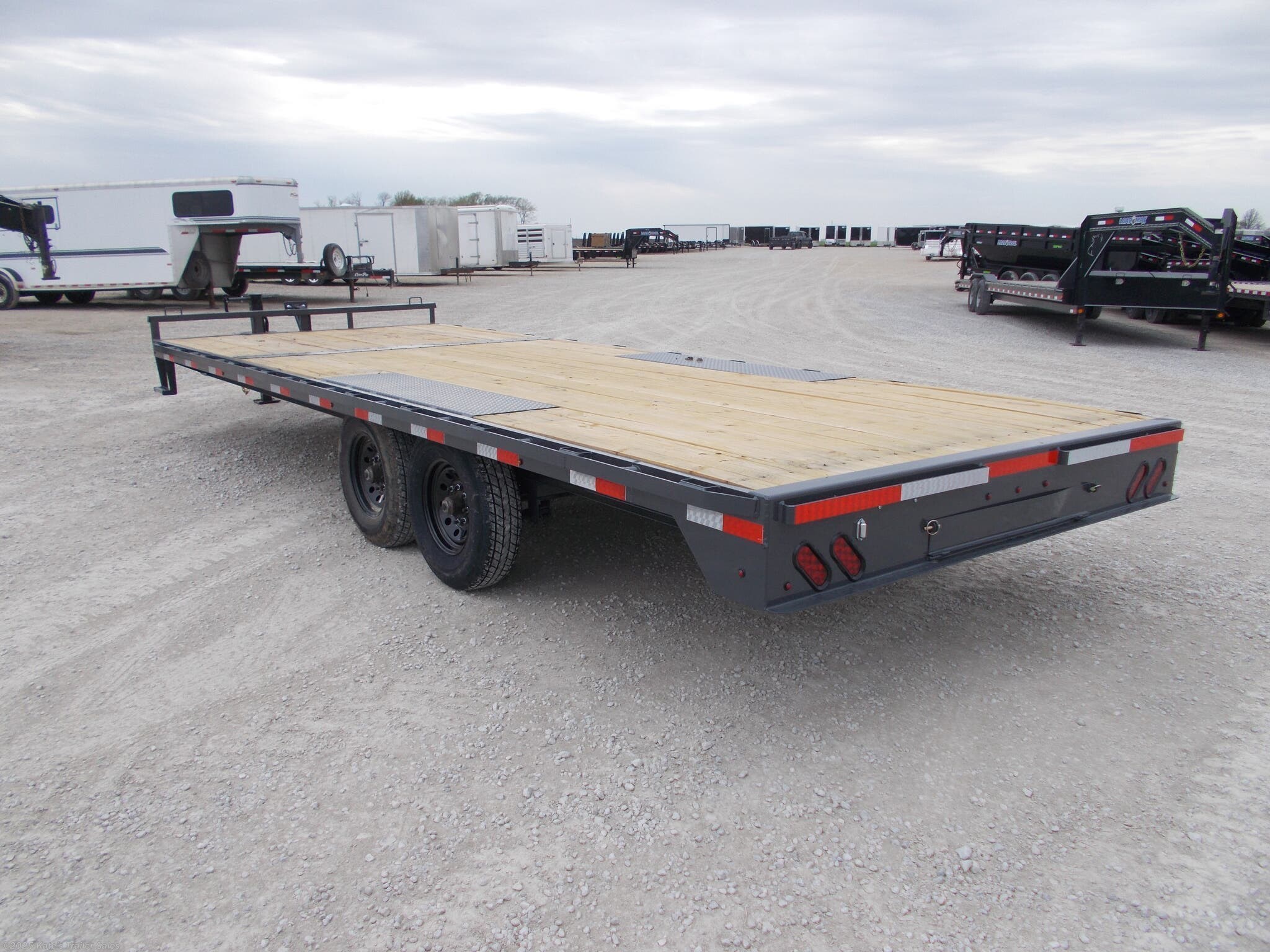 8x22 Deckover/Flat Deck Trailer for sale | New Lamar 102X22' Deckover ...